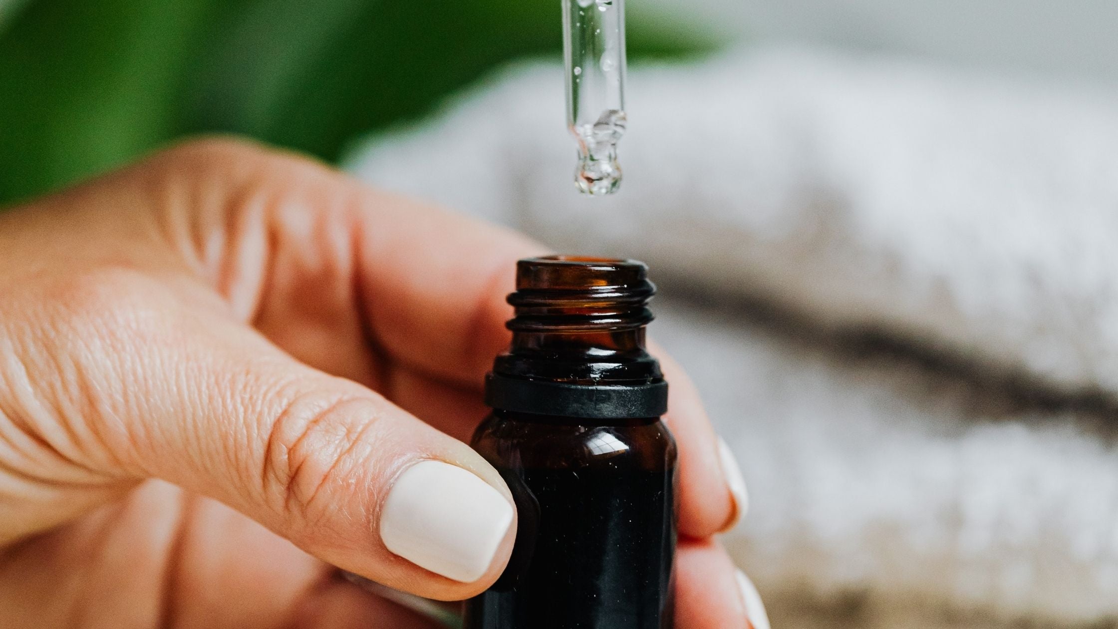 Minimalist's Ultimate Guide: How to Layer Serums